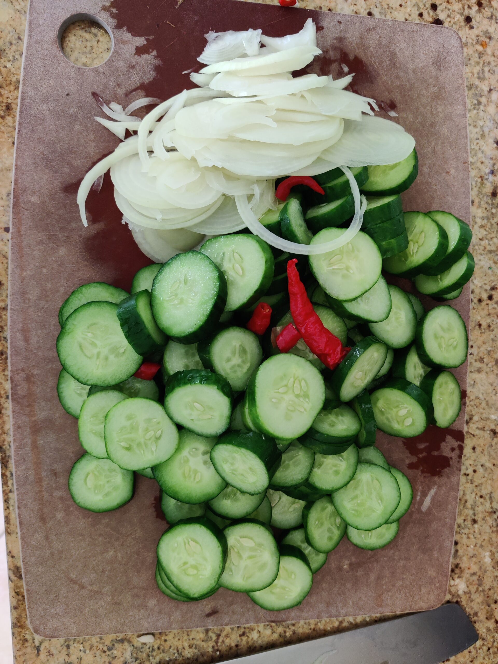 BREAD AND BUTTER CUCUMBER PICKLES - Food 4 Us
